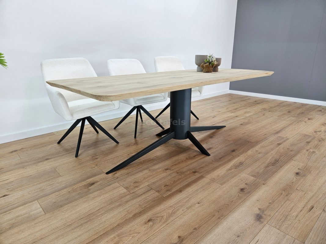 Eiken tafel met afgeronde hoeken met O-Matrix - Eco tafels